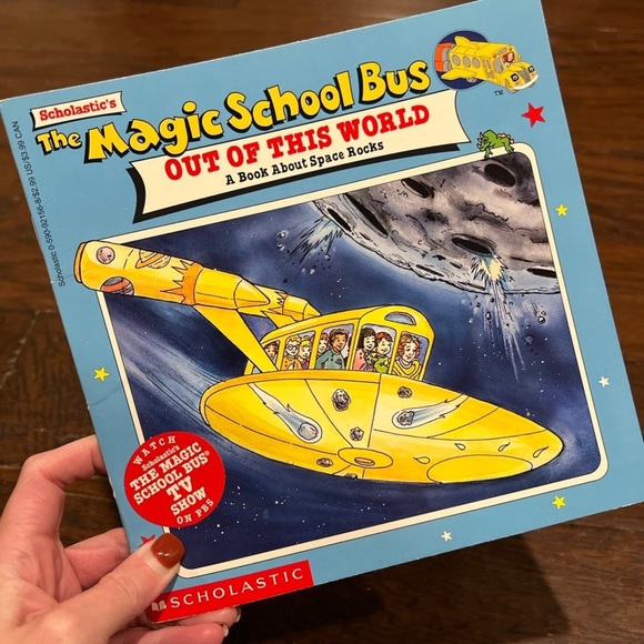 Scholastic | Other | The Magic School Bus Out Of This World Book | Poshmark